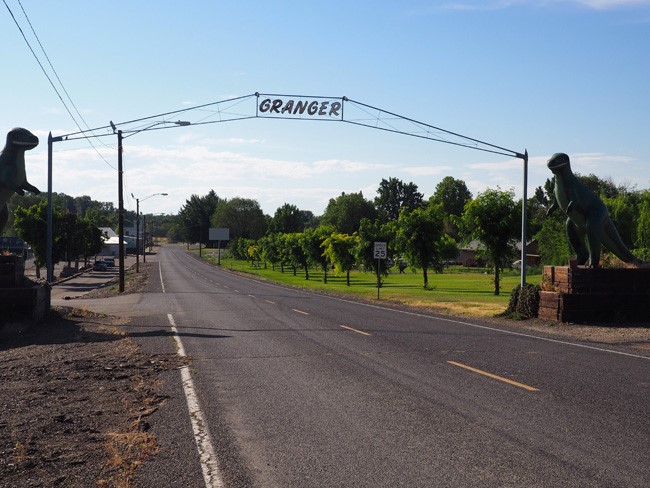 Granger, Washington: The Dinosaur Town with Volcano Toilets • Mellzah